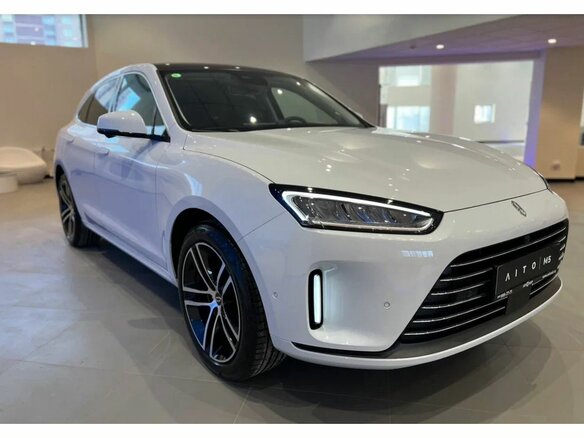 Купить новый Seres M5 2023-2025 (Aito) 1.5hyb AT (496 л.с.) 4WD гибрид автомат в Москве: белый ...