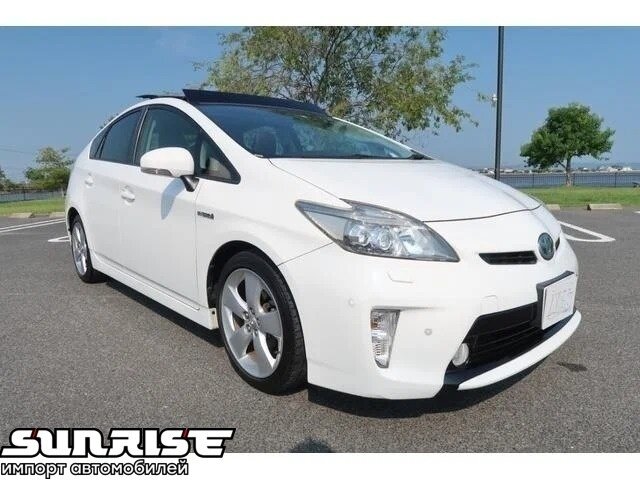 Купить б/у Toyota Prius III Рестайлинг (XW30) 1.8hyb AT (99 л.с.) гибрид автомат во Владивостоке ...