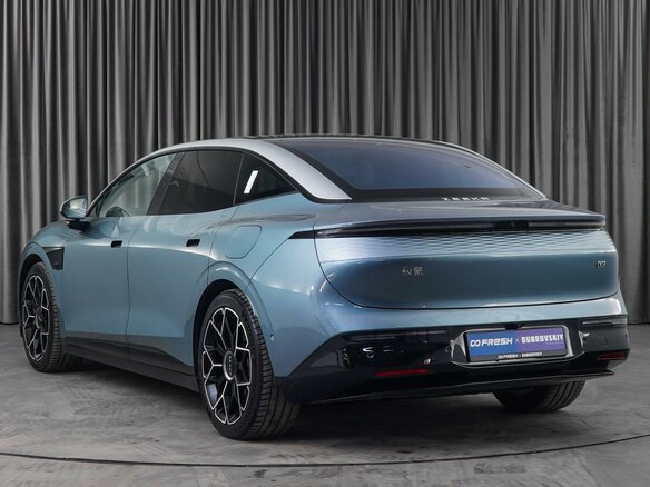 Купить новый Zeekr 007 2023-2025 616 Electro AT (475.0 кВт) 4WD электро ...