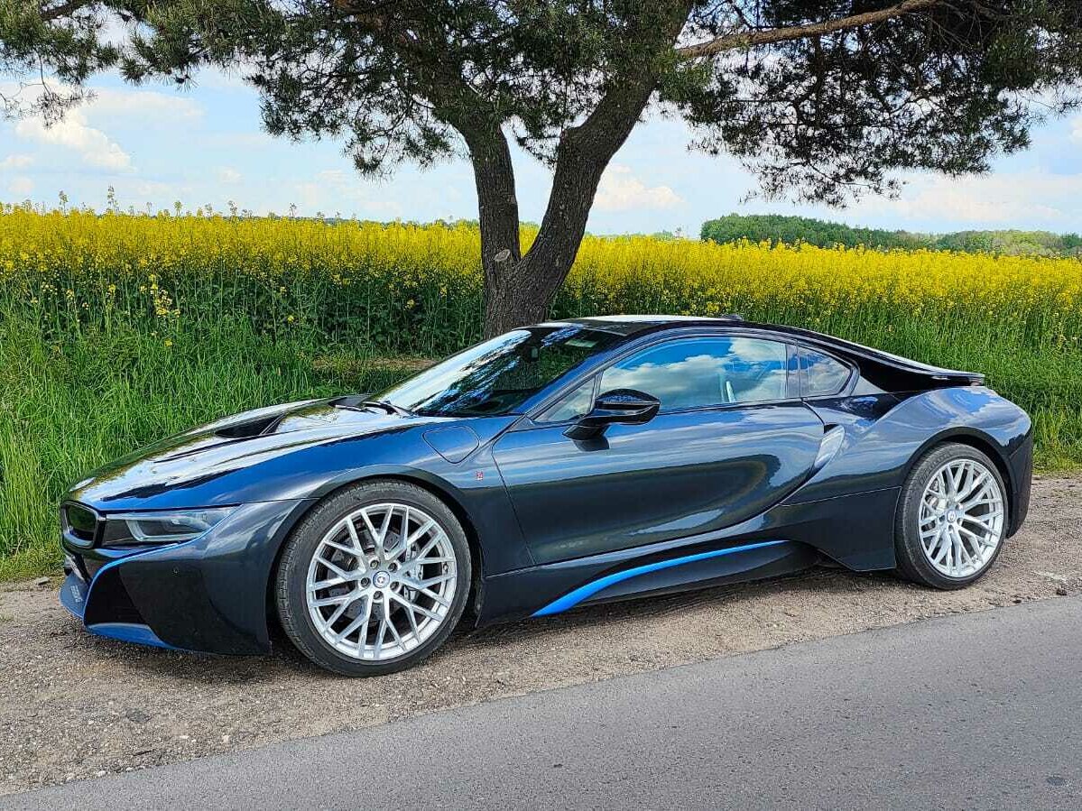 Купить б/у BMW i8 I 1.5hyb AT (231 л.с.) 4WD гибрид автомат в Минске: чёрный БМВ и8 I купе 2015 ...