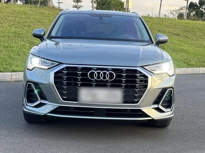 Купить б/у Audi Q3 II (F3) 40 TFSI 2.0 AMT (186 л.с.) бензин робот в Уссурийске: серый Ауди Ку3 ...