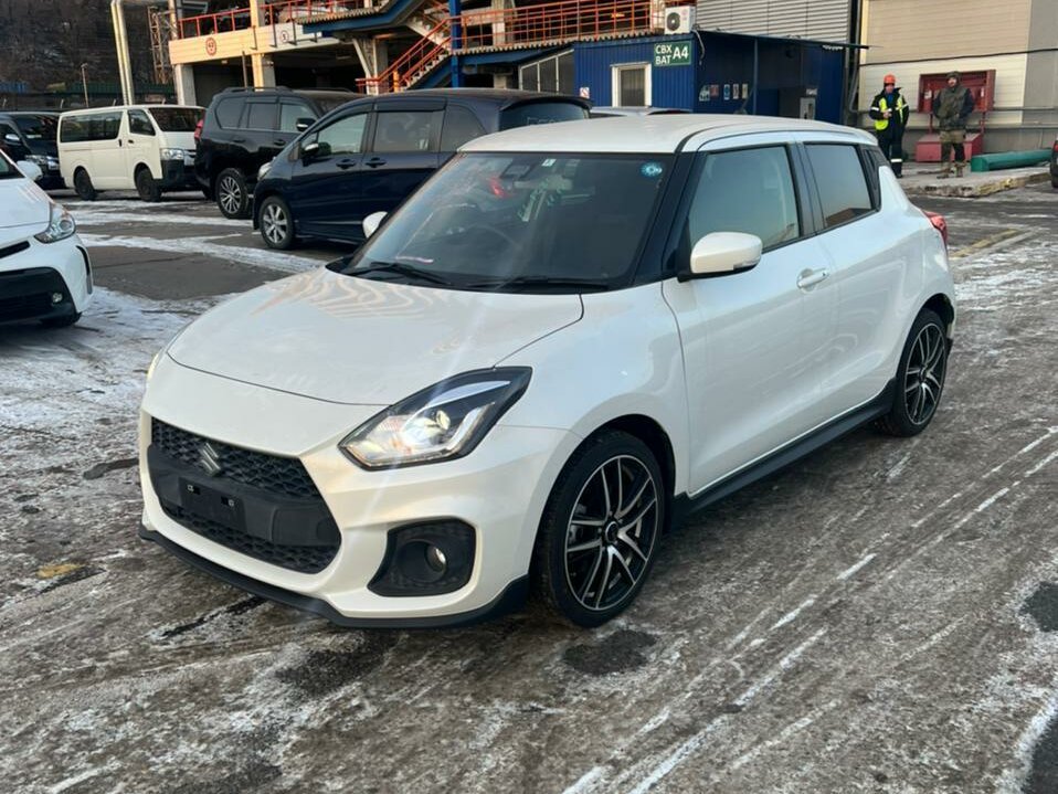 Купить б/у Suzuki Swift V 1.4 AT (140 л.с.) бензин автомат в Улан-Удэ ...