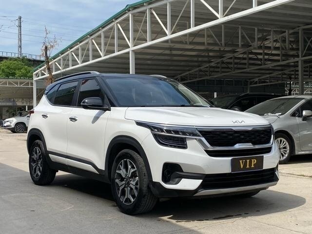 Купить б/у Kia KX3 2019-2023 1.5 CVT (115 л.с.) бензин вариатор во Владивостоке: белый Киа ...