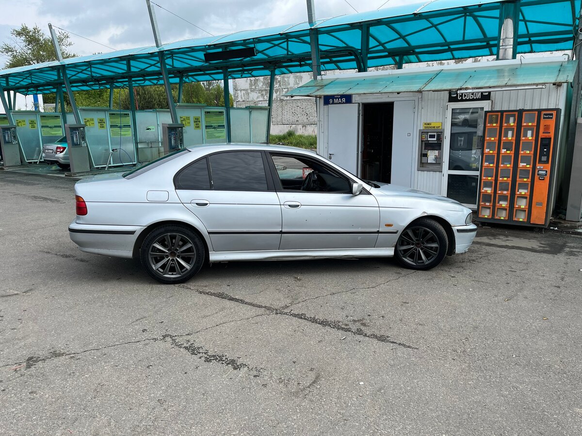 Купить б/у BMW 5 серии IV (E39) 520i 2.0 MT (150 л.с.) бензин механика в Рыбинске: серый БМВ 5 ...