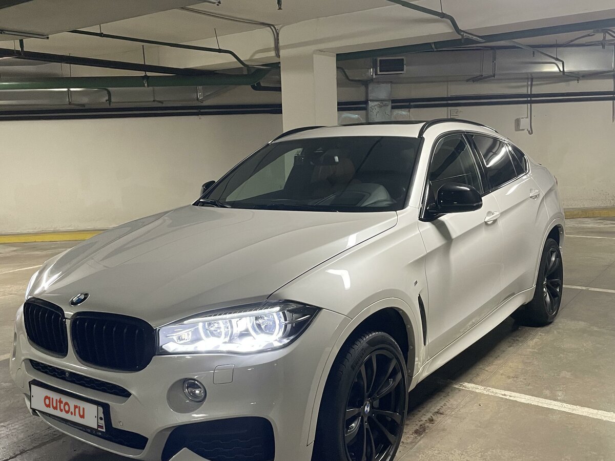 Купить б/у BMW X6 II (F16) 50i 4.4 AT (450 л.с.) 4WD бензин автомат в Москве: белый БМВ Х6 II ...