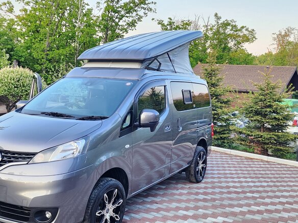 Купить б/у Nissan NV200 2009-2025 1.6 AT (113 л.с.) 4WD бензин автомат во Владивостоке: серый ...