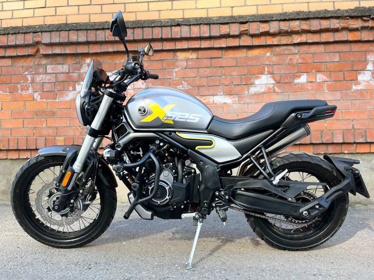 Купить б/у Voge AC525X инжектор 6 передач в Москве: серебристый дорожный 2024 года по цене 545 ...