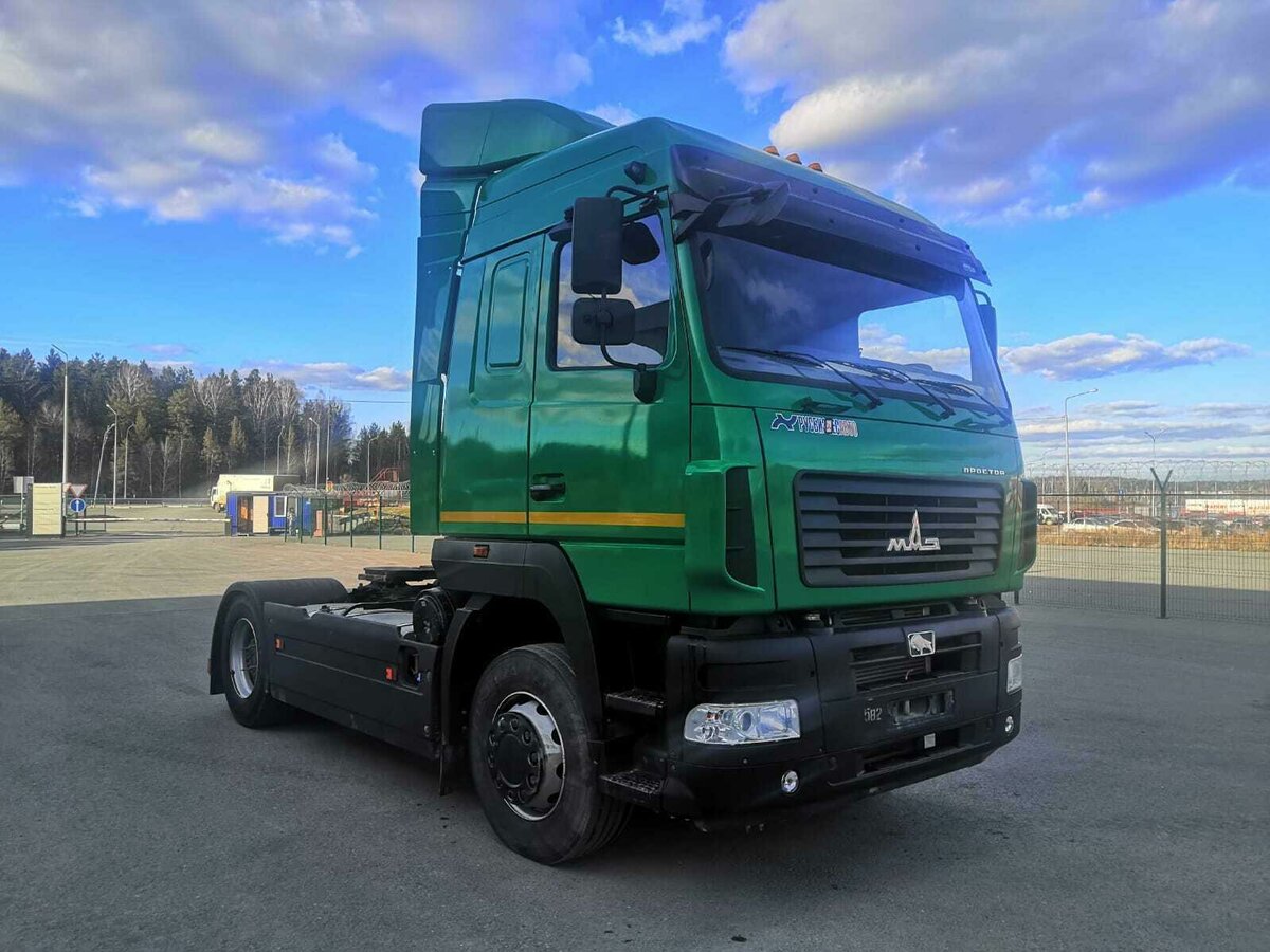 Купить б/у МАЗ 5440 дизель механика в Самаре: зелёный 2021 года на Авто ...