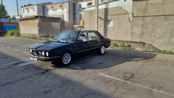 Купить б/у BMW 5 серии I (E12) Рестайлинг 520i 2.0 MT (122 л.с.) бензин механика в Минеральных ...
