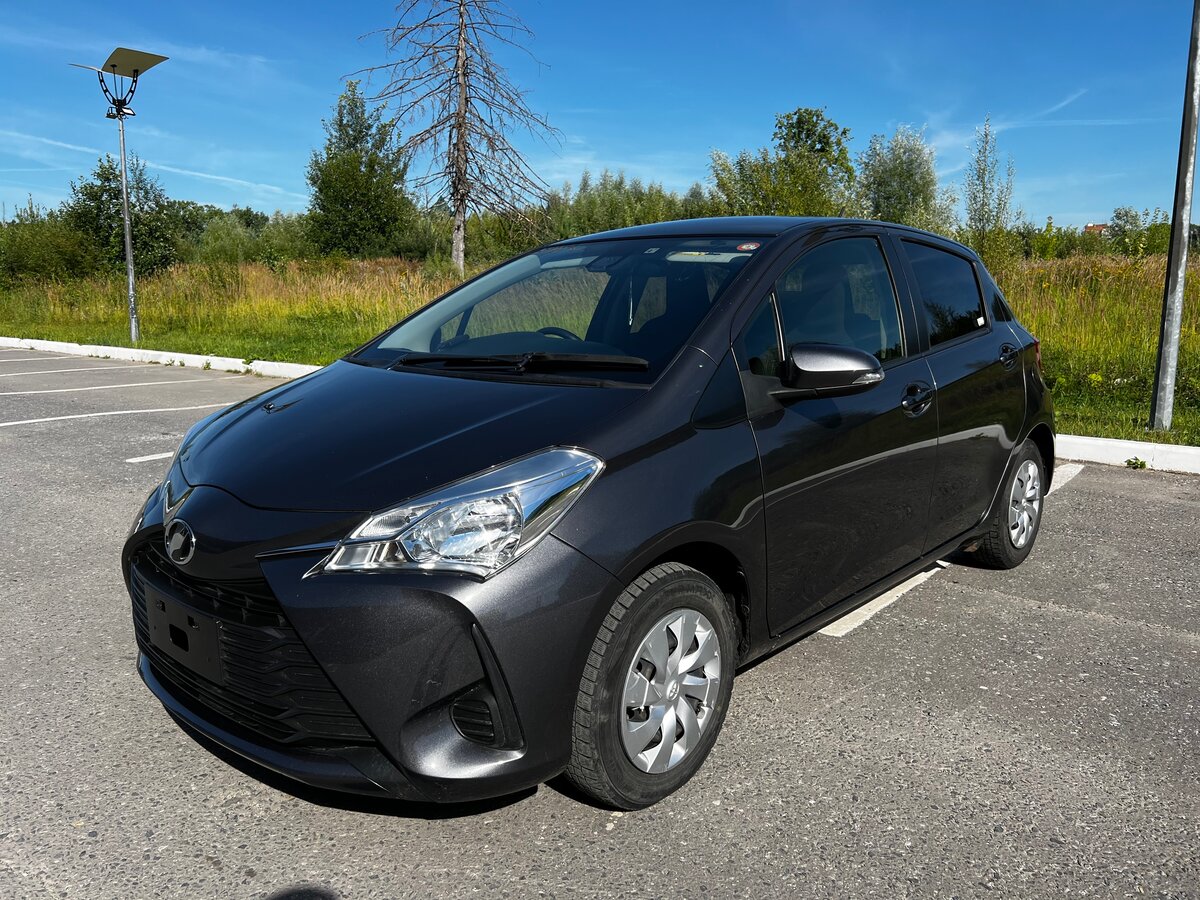 Купить б/у Toyota Vitz III (XP130) Рестайлинг 2 1.0 CVT (69 л.с ...