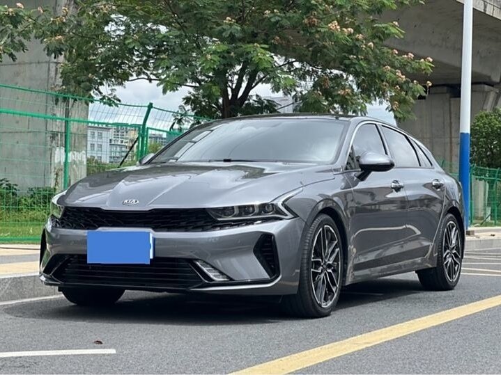 Купить б/у Kia K5 III 2.0 AT (240 л.с.) бензин автомат в Благовещенске: серый Киа к5 III седан ...