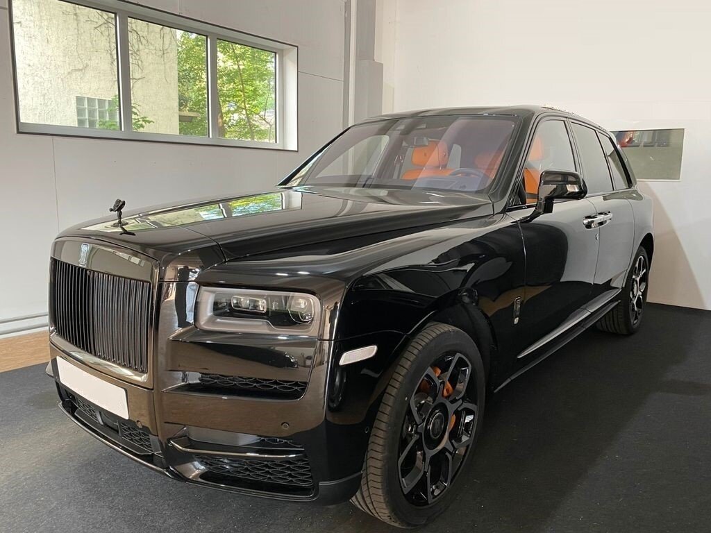 Купить б/у Rolls-Royce Cullinan I Black Badge 6.8 AT (600 л.с.) 4WD ...