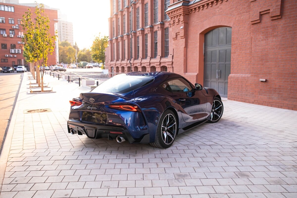 Купить б/у Toyota Supra V (A90) 3.0 AT (340 л.с.) бензин автомат в Москве: синий Тойота Супра V ...