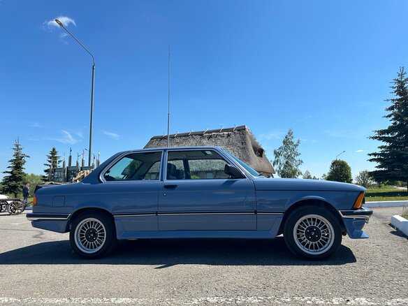 Купить б/у BMW 3 серии I (E21) 320i 2.0 AT (125 л.с.) бензин автомат в Туле: голубой БМВ 3 серии ...