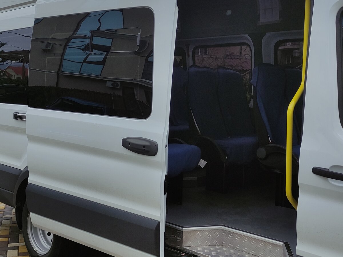 Купить б/у Ford Transit дизель механика в Сочи: белый микроавтобус 2020 ...