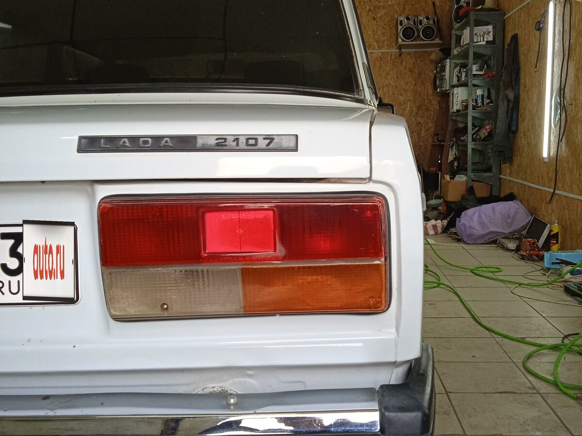 Купить б/у Lada (ВАЗ) 2107 1982-2012 1.5 MT (72 л.с.) бензин механика в Волжском: белый Лада ...