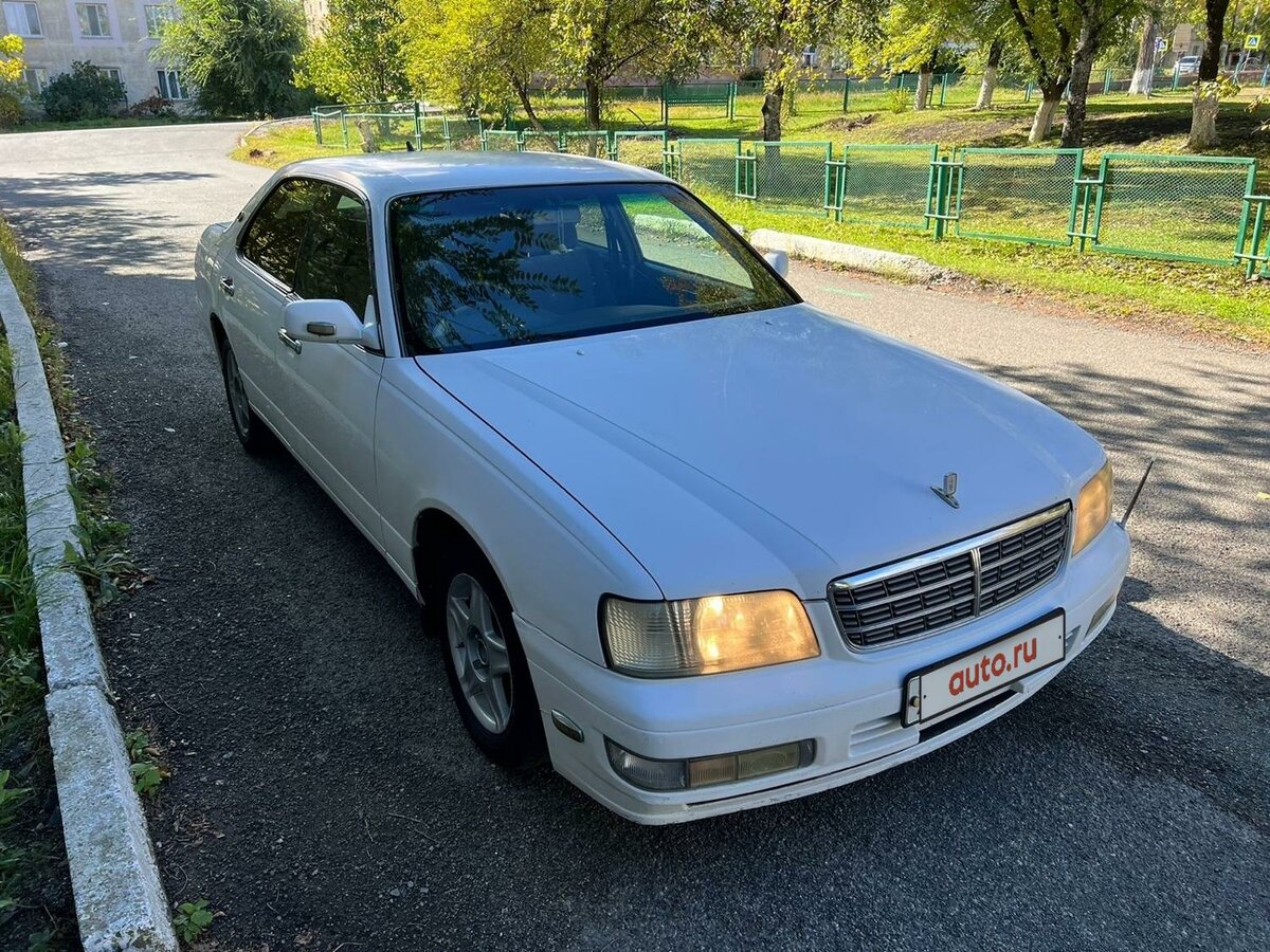 Купить б/у Nissan Gloria X (Y33) 2.5 AT (190 л.с.) бензин автомат в Артёме: белый Ниссан Глория ...