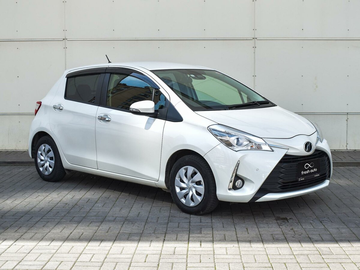 Купить б/у Toyota Vitz III (XP130) Рестайлинг 2 1.3 CVT (99 л.с ...