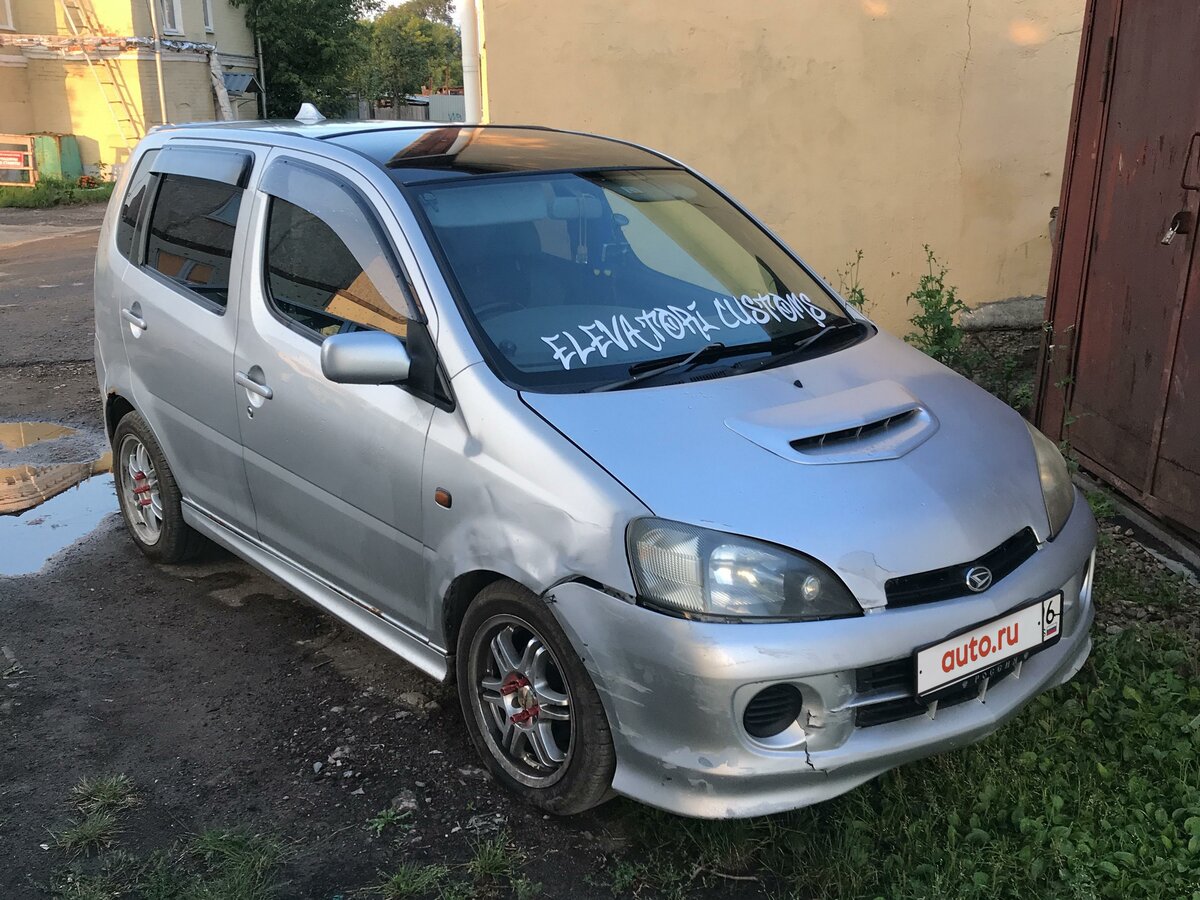 Купить б/у Daihatsu YRV I 1.3 AT (90 л.с.) бензин автомат в Ирбите: серый Дайхатсу ЮРВ I ...