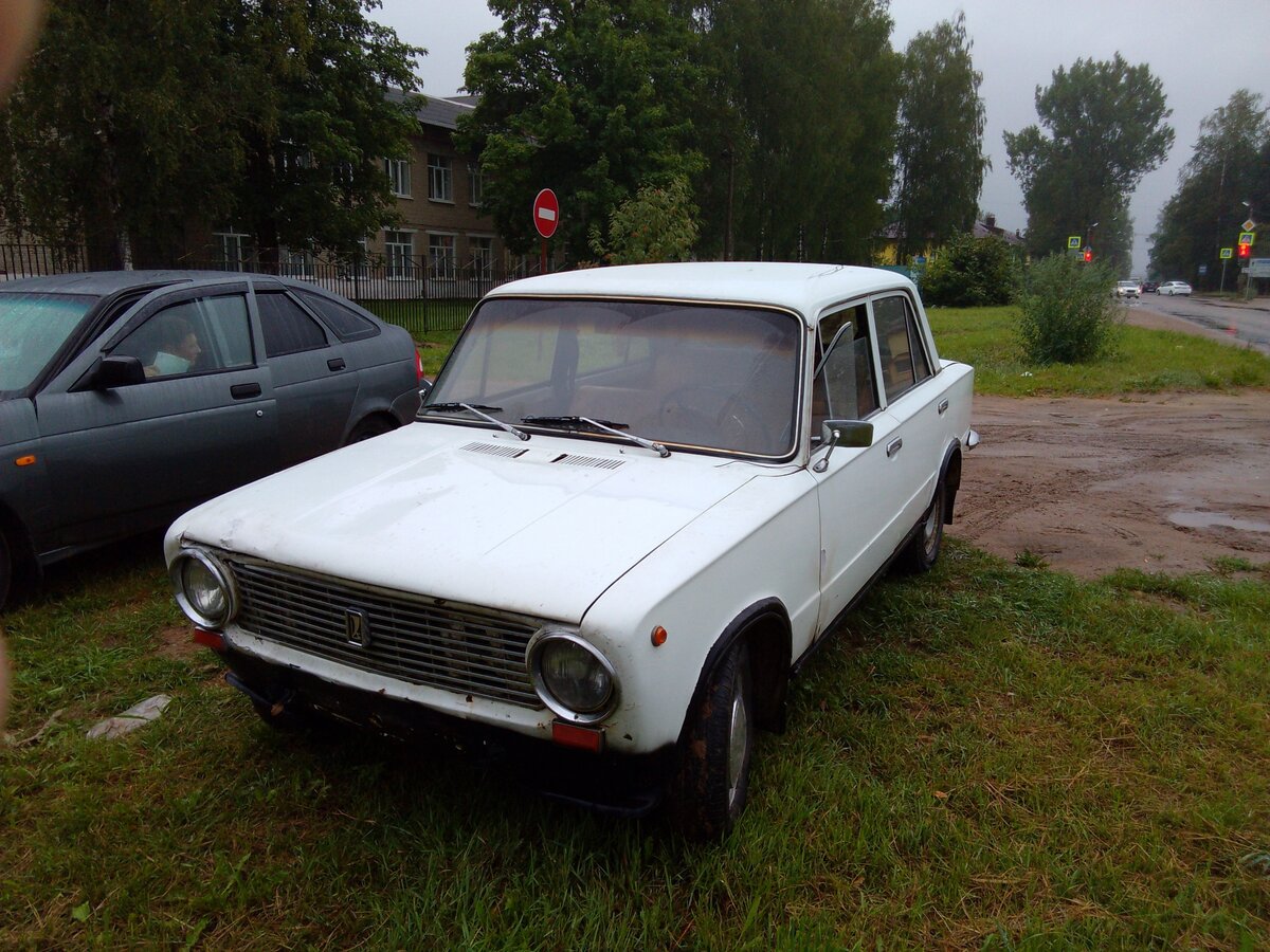 Купить б/у Lada (ВАЗ) 2101 1970-1988 1.2 MT (59 л.с.) бензин механика в Сафоново: белый Лада ...