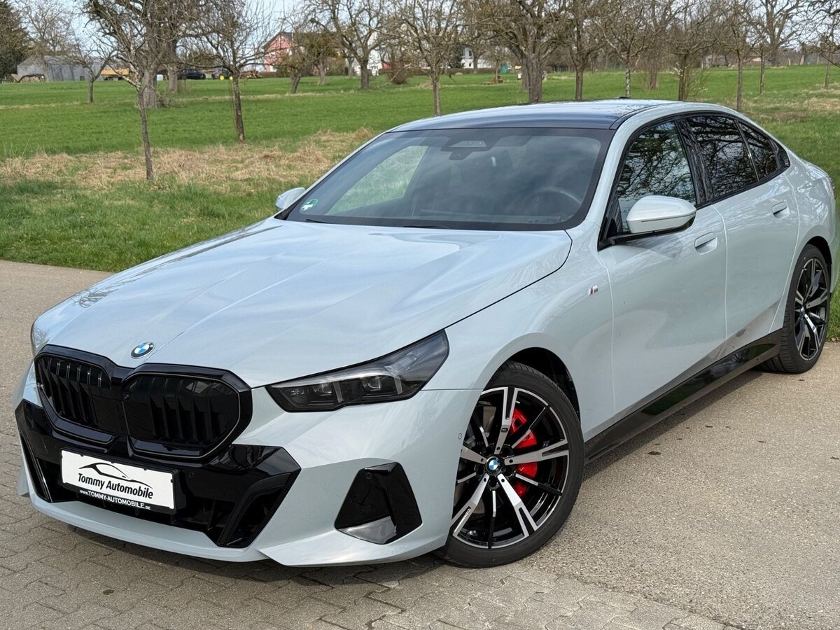 Купить б/у BMW 5 серии VIII (G60/G61/G68) 540d xDrive 3.0d AT (303 л.с ...