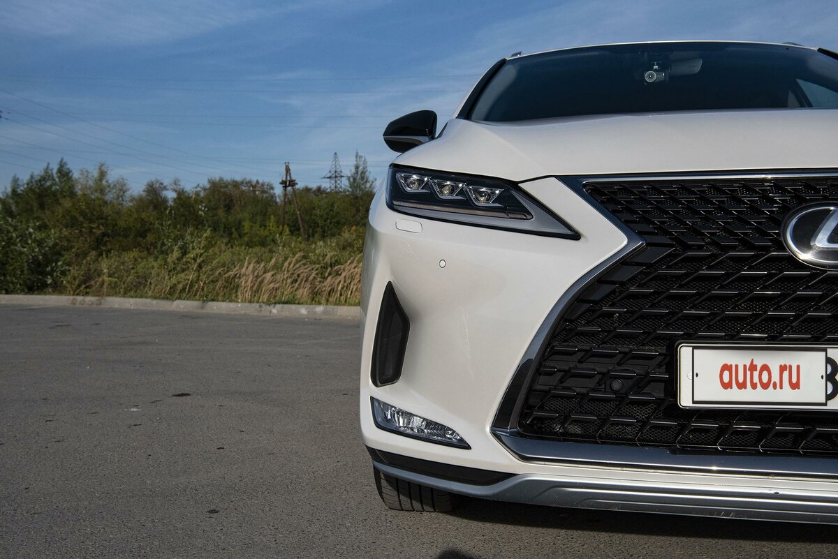 Купить б/у Lexus RX IV Рестайлинг 300 2.0 AT (238 л.с.) 4WD бензин ...