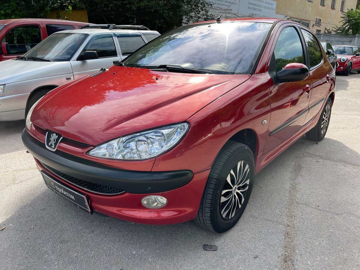 Купить б/у Peugeot 206 1998-2012 1.4 MT (75 л.с.) бензин механика в Севастополе: красный Пежо ...