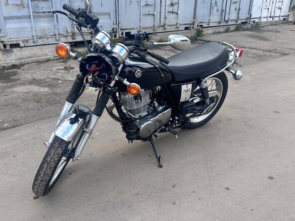 Купить б/у Yamaha SR400 инжектор в Бородине: чёрный дорожный 2019 года по цене 429 000 рублей на ...