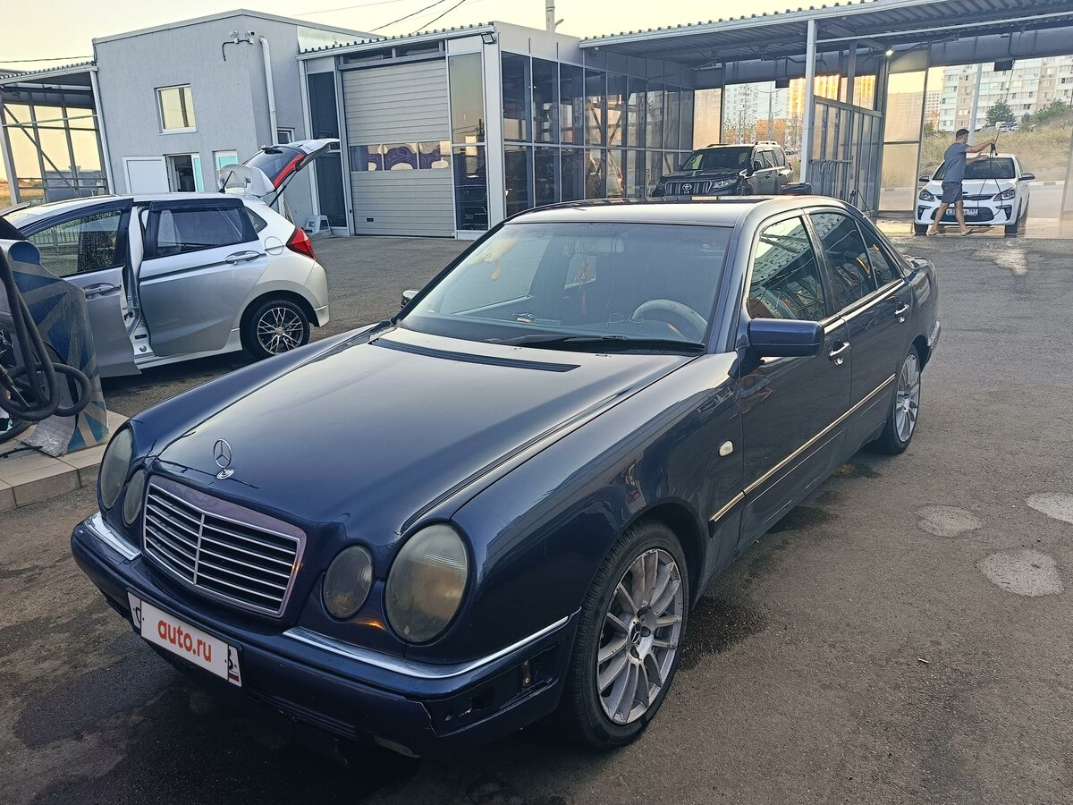 Купить б/у Mercedes-Benz E-Класс II (W210, S210) 240 2.4 AT (170 л.с.) бензин автомат в ...