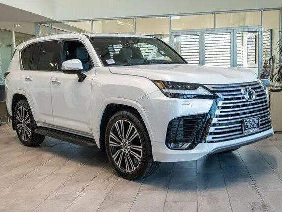 Купить б/у Lexus LX IV 700h 3.4hyb AT (457 л.с.) 4WD гибрид автомат во Владивостоке: белый ...