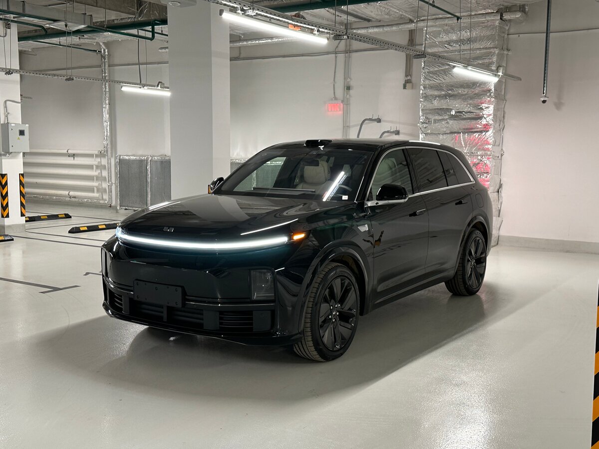 Купить б/у LiXiang L7 I 1.5hyb AT (449 л.с.) 4WD гибрид автомат в Москве: чёрный Лисян Л7 I ...