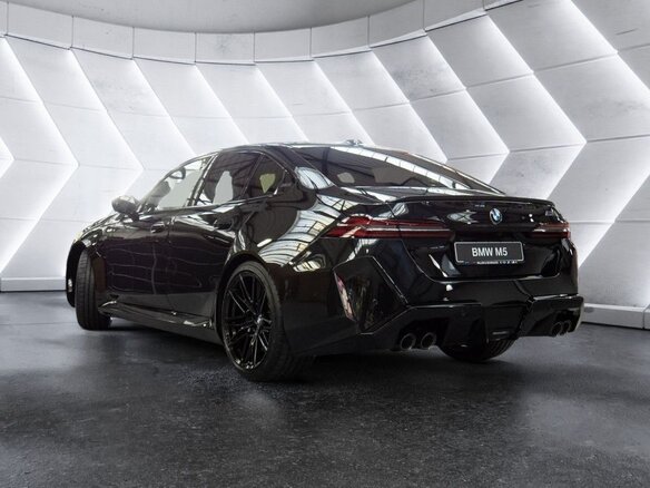Купить б/у BMW M5 VII (G90) 4.4hyb AT (727 л.с.) 4WD гибрид автомат в ...