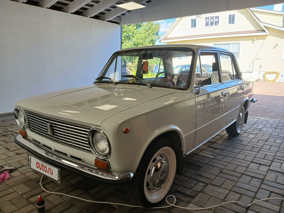 Купить б/у Lada (ВАЗ) 2101 1970-1988 1.2 MT (59 л.с.) бензин механика в Санкт-Петербурге: белый ...
