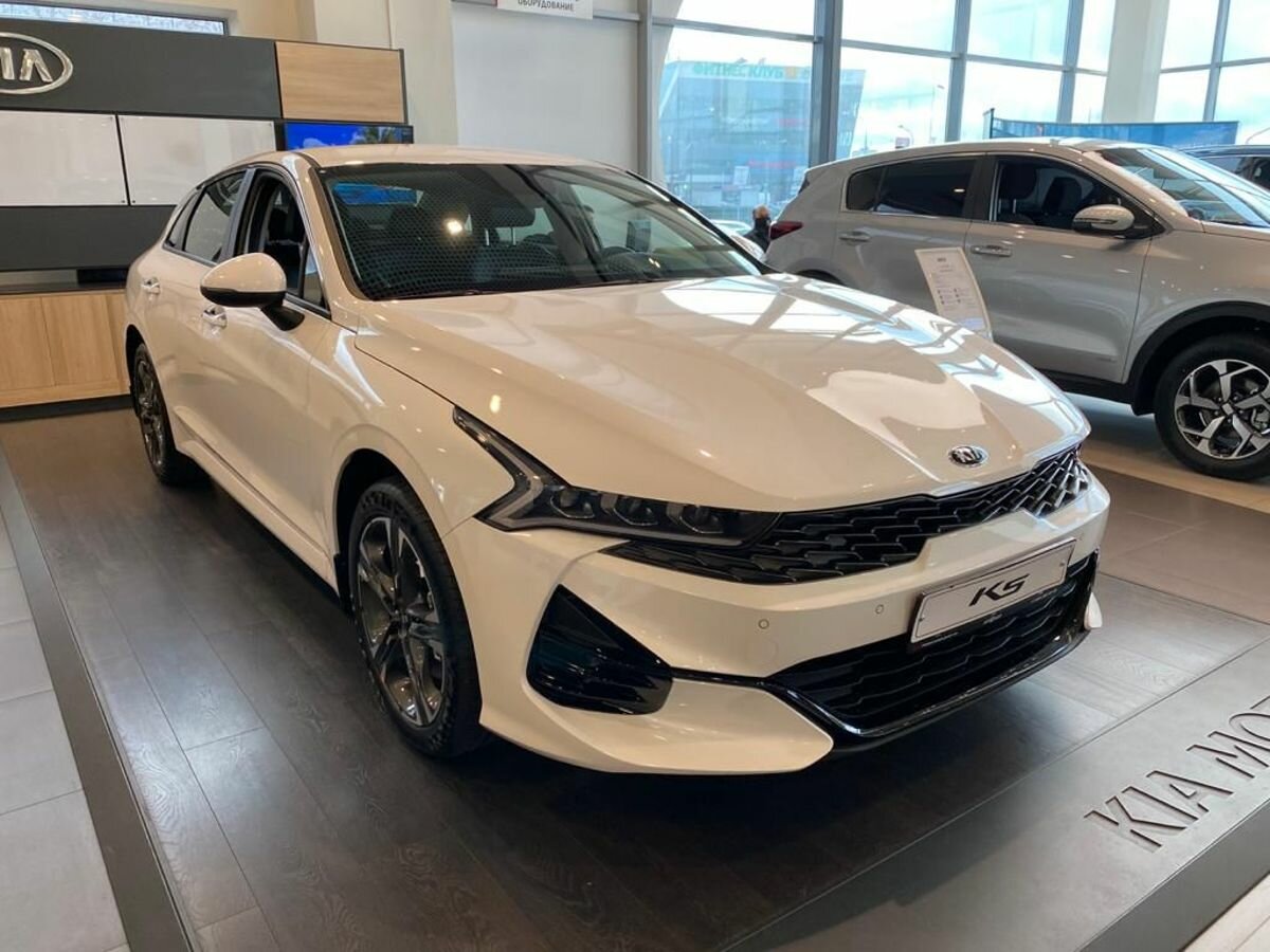 Купить новый Kia K5 III 2.0 AT (240 л.с.) бензин автомат в Москве: белый Киа к5 III седан 2025 ...