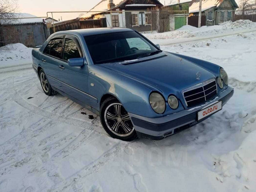 Купить б/у Mercedes-Benz E-Класс II (W210, S210) 200 2.0 AT (136 л.с.) бензин автомат в ...