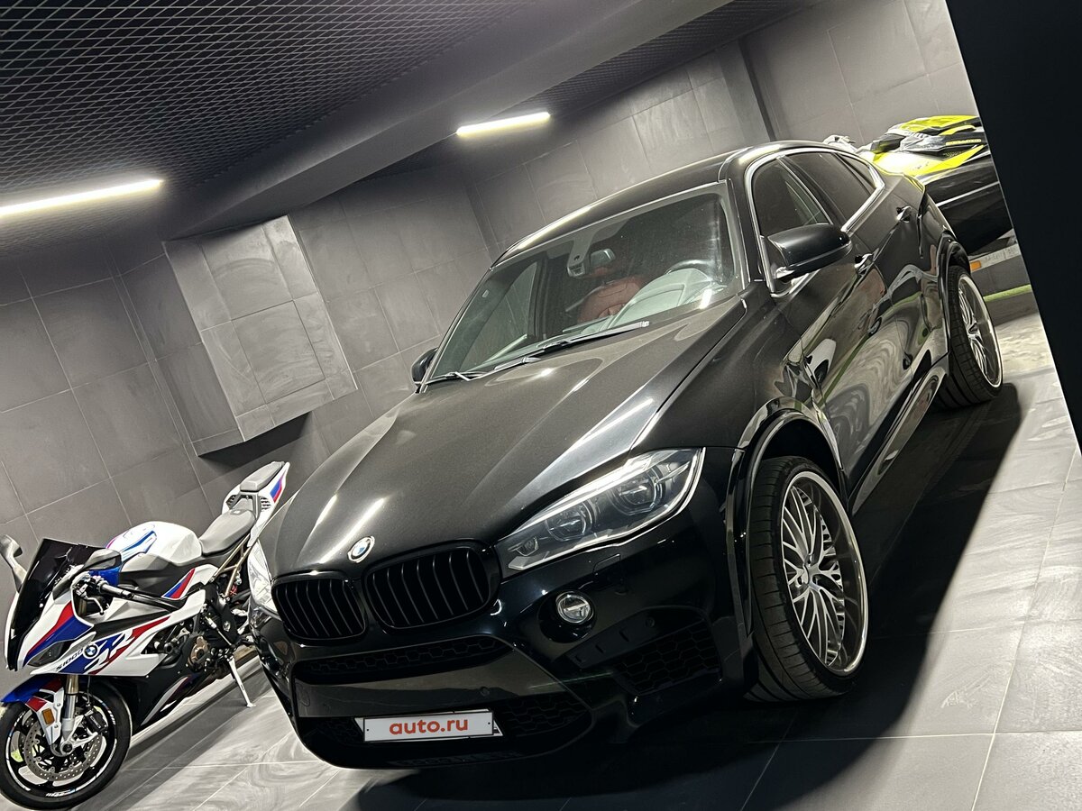 Купить б/у BMW X6 II (F16) 35i 3.0 AT (306 л.с.) 4WD бензин автомат в Барнауле: чёрный БМВ Х6 II ...