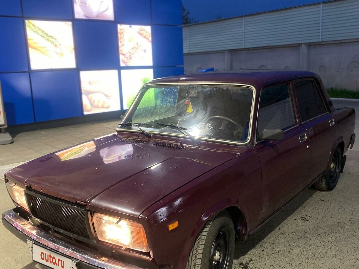 Купить б/у Lada (ВАЗ) 2107 1982-2012 1.6 MT (74 л.с.) бензин механика в Екатеринбурге: пурпурный ...