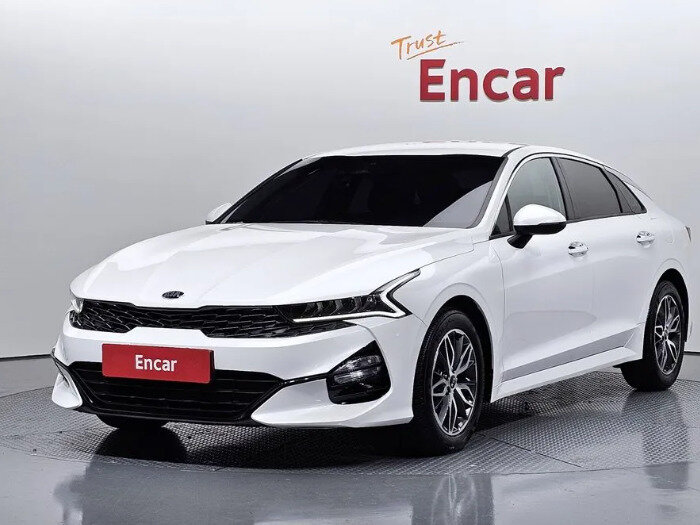 Купить б/у Kia K5 III 2.0 AT (240 л.с.) бензин автомат во Владивостоке: белый Киа к5 III седан ...