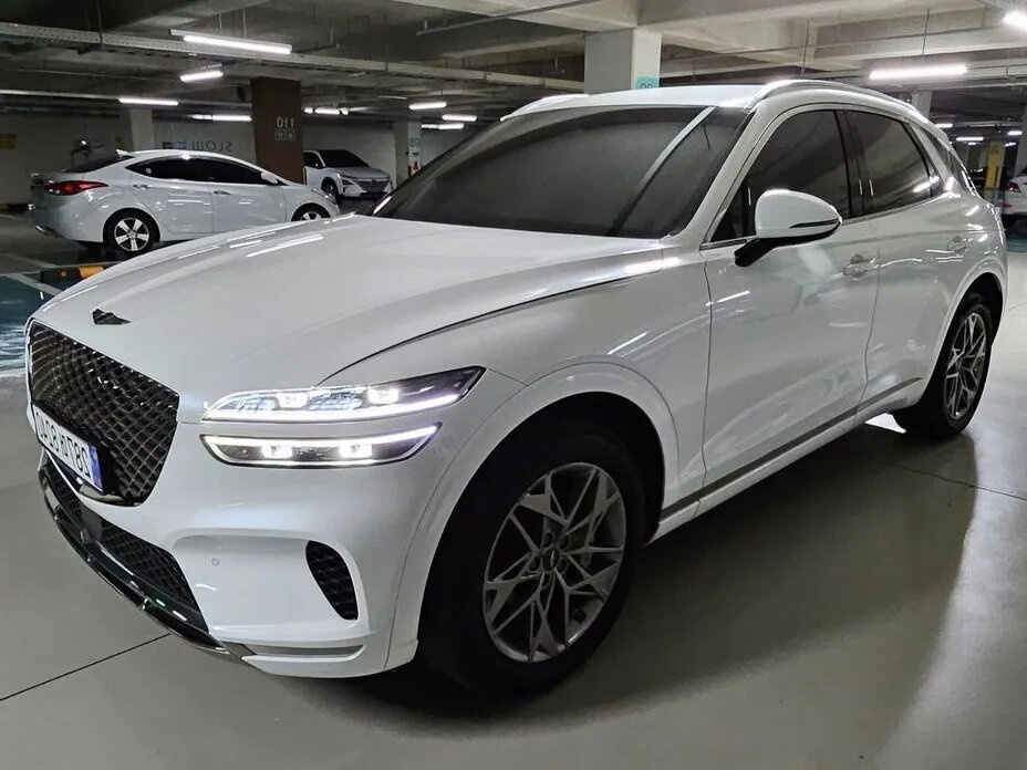 Купить б/у Genesis GV70 I 2.5 AT (304 л.с.) бензин автомат во Владивостоке: белый Генезис ГВ70 I ...