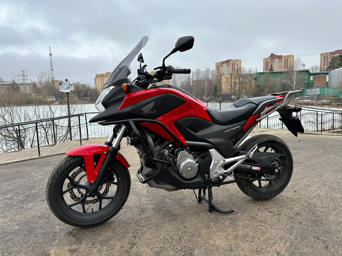 Купить б/у Honda NC 700X инжектор АКПП в Москве: красный спортивный ...