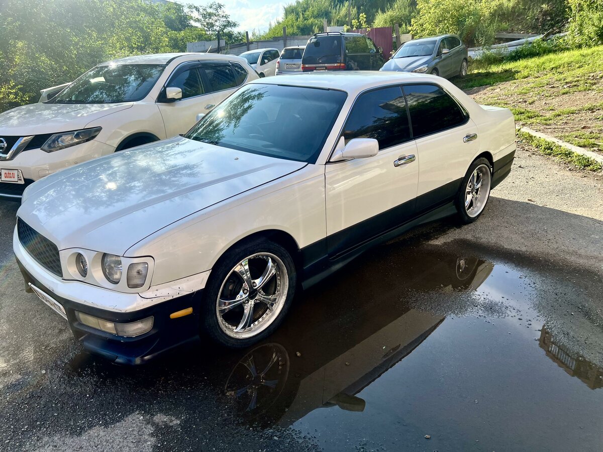 Купить б/у Nissan Cedric IX (Y33) 2.5 AT (190 л.с.) бензин автомат во Владивостоке: белый Ниссан ...