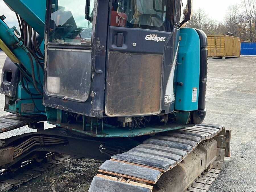 Купить б/у Kobelco SK 75 в Кневичах: зелёный гусеничный экскаватор 2012 ...