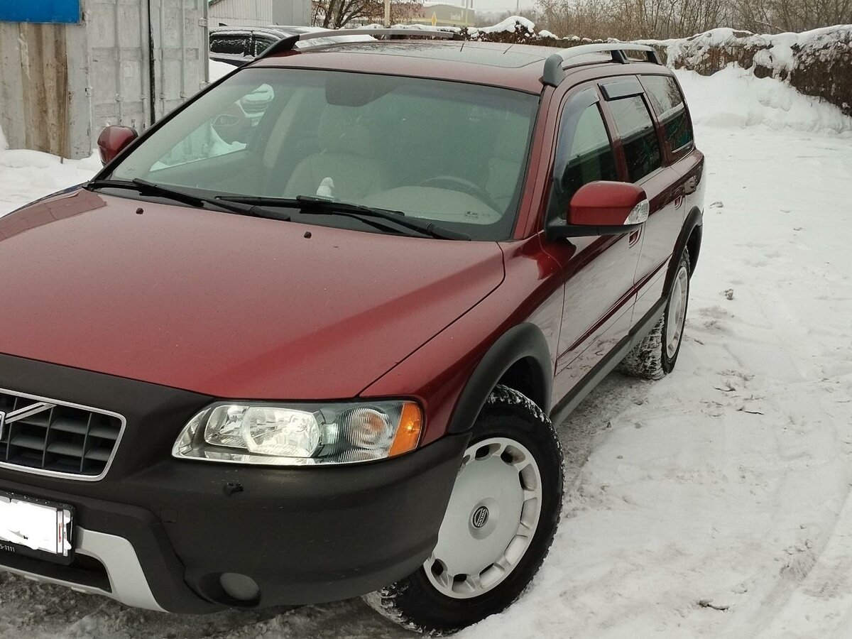 Купить б/у Volvo XC70 I Рестайлинг 2.5 MT (210 л.с.) 4WD бензин механика в Москве: красный ...