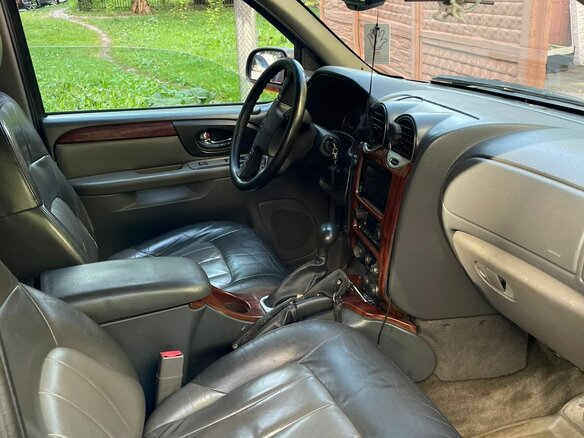 Купить б/у GMC Envoy II (GMT360) 4.2 AT (273 л.с.) 4WD бензин автомат в ...