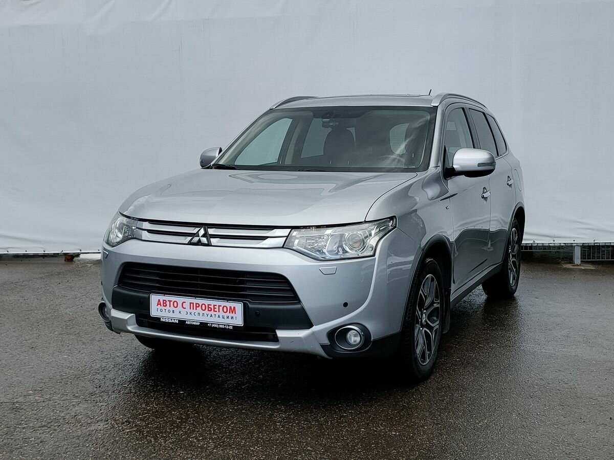 Купить б/у Mitsubishi Outlander III Рестайлинг 3.0 AT (230 л.с.) 4WD ...