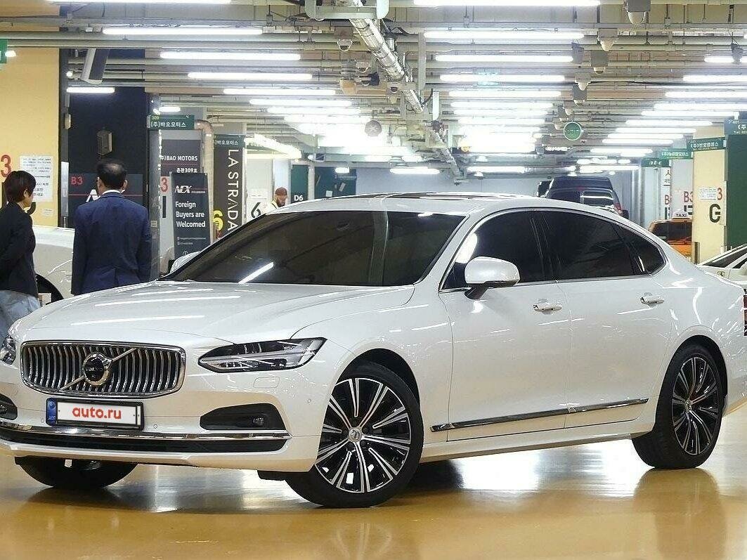 Купить б/у Volvo S90 II Рестайлинг 2.0 AT (250 л.с.) бензин автомат во Владивостоке: белый ...