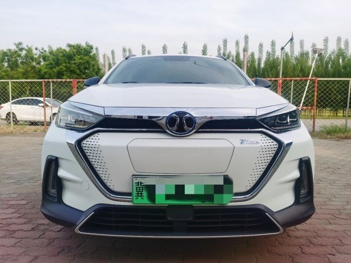 Купить б/у BAIC EX5 2019-2022 Electro AT (160.0 кВт) электро автомат в ...