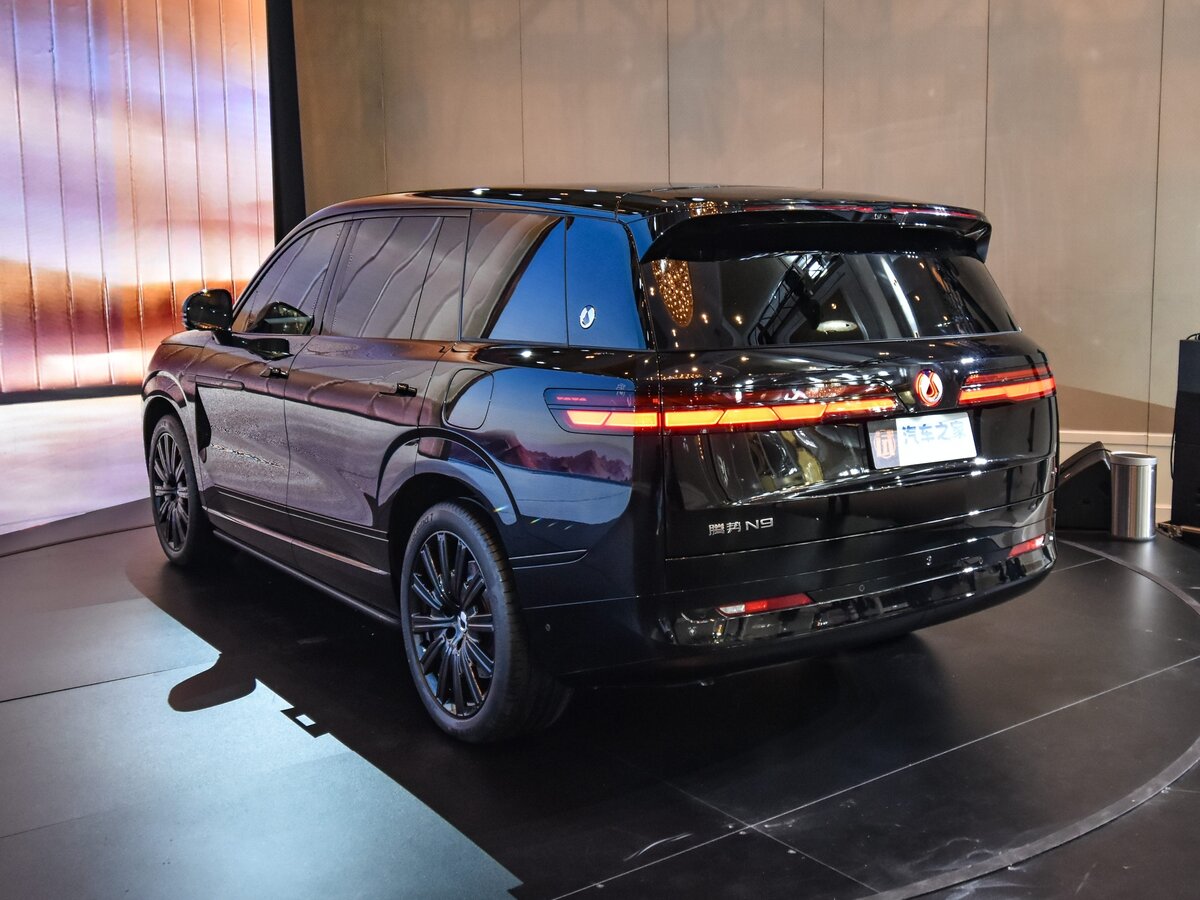 Купить б/у Denza N9 2024-2025 2.0hyb CVT (925 л.с.) 4WD гибрид вариатор в Екатеринбурге: чёрный ...