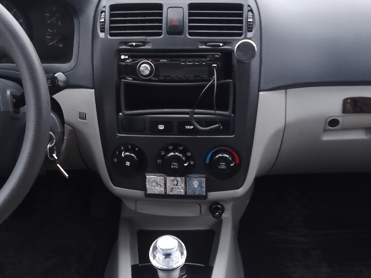Купить б/у Kia Cerato I 1.6 MT (105 л.с.) бензин механика во Льве ...