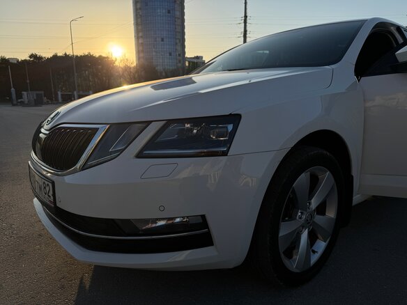 Купить б/у Skoda Octavia III (A7) Рестайлинг 1.8 AMT (180 л.с.) бензин ...